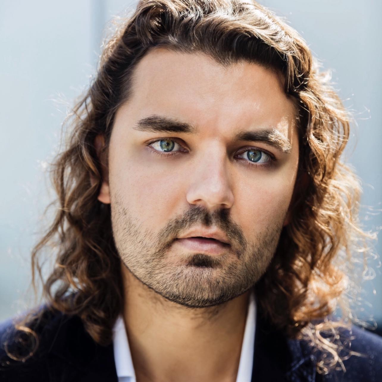 Titre du jour - Moses Mikheyev – Black Sky, White Moon - Radio Castor